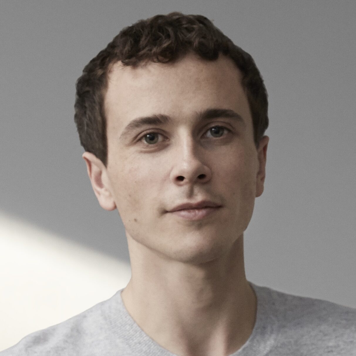 Nicholas Oliver, Tech Data Speaker via The Speakers Agency