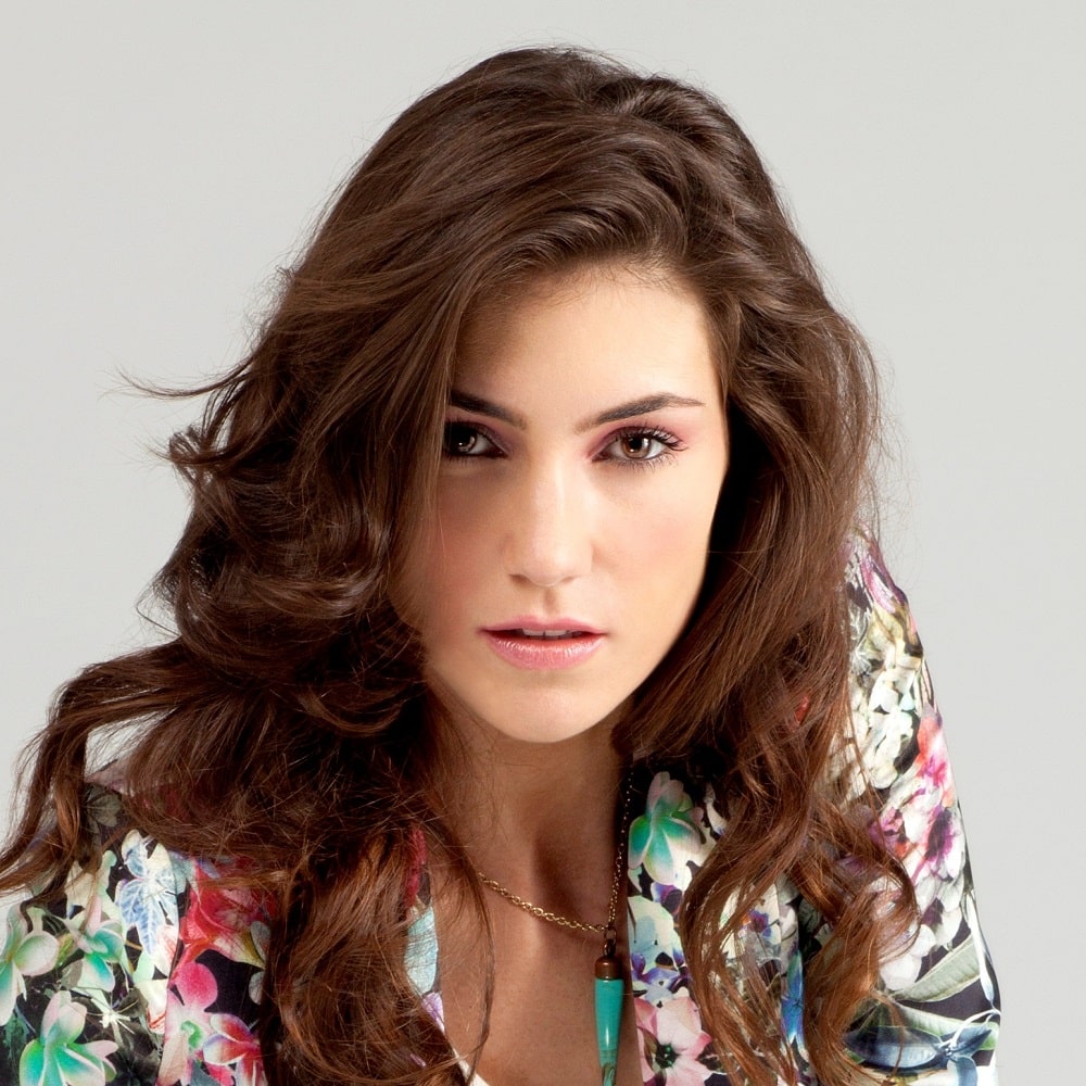 Book Kalee Hewlet, Fashion Expert via The Speakers Agency