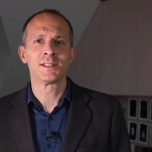 Book Tim Harford | Economist & Finance Speaker | The Speakers Agency