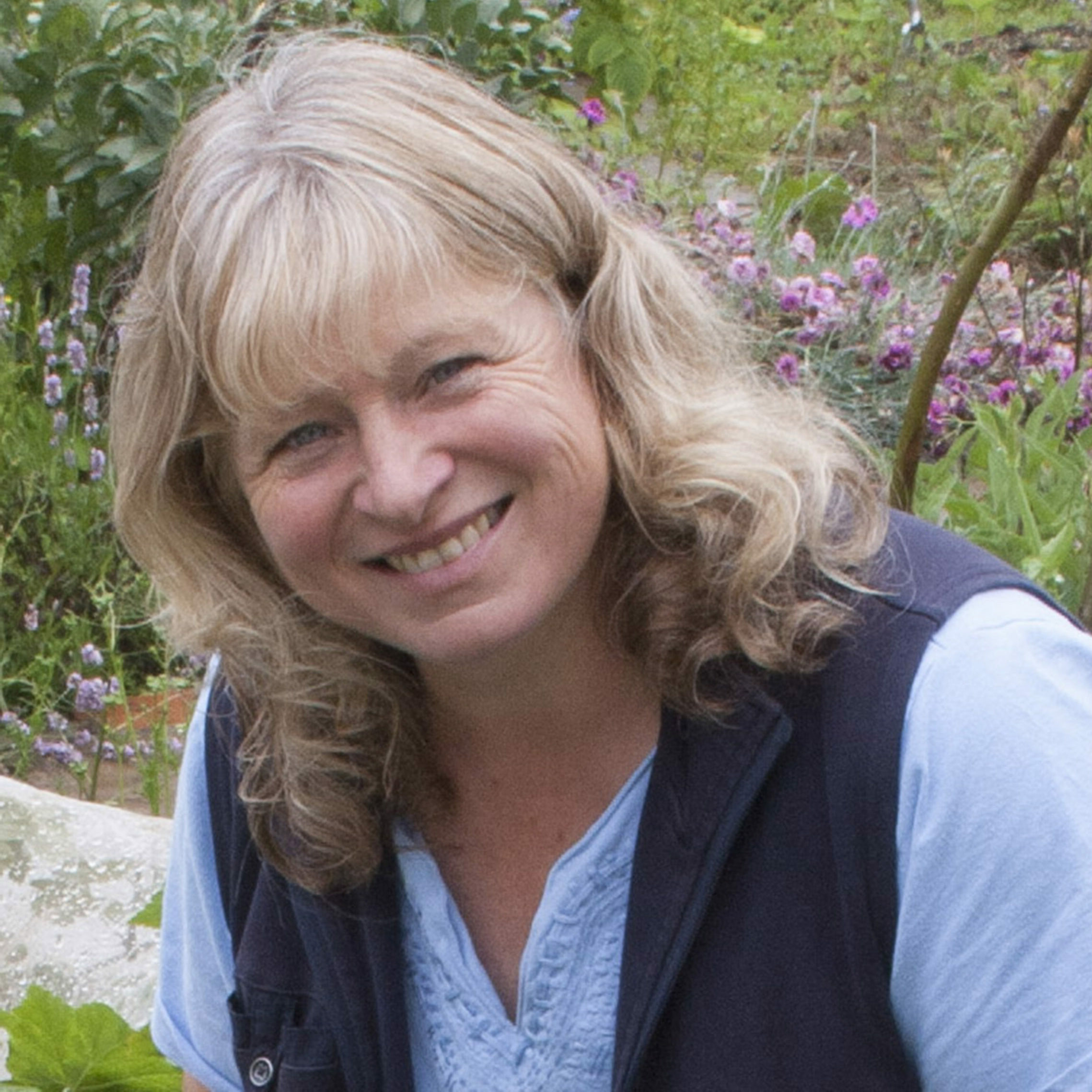 Book Anne Swithinbank | Gardening Speaker | The Speakers Agency