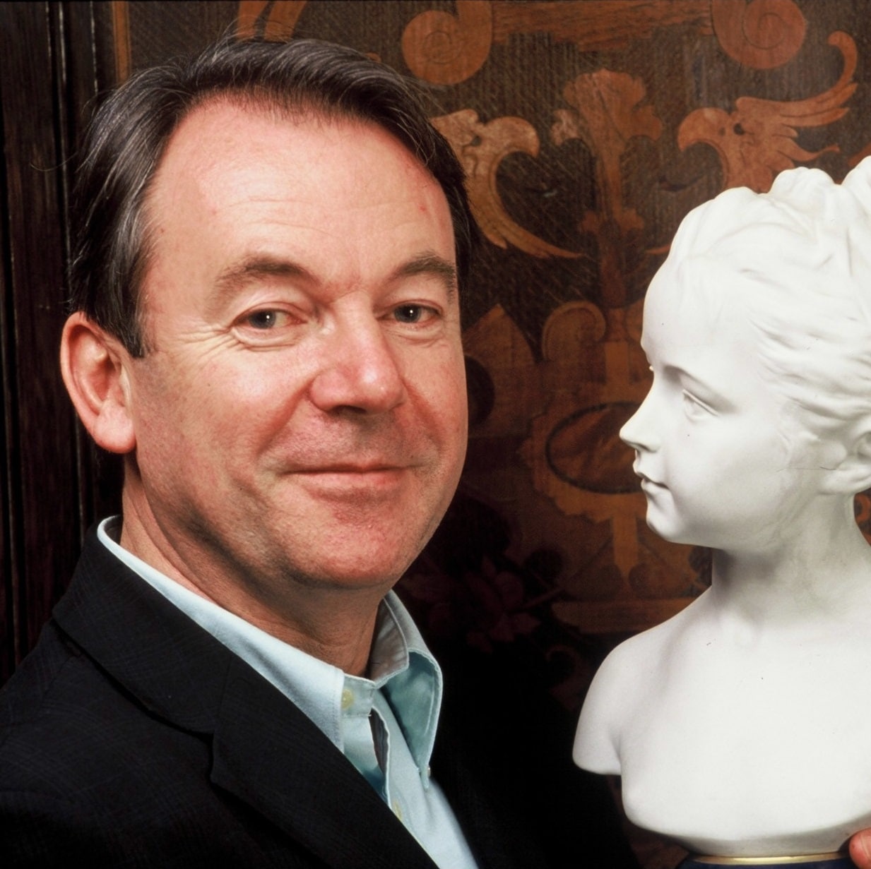 Book Eric Knowles | Antiques Expert | The Speakers Agency