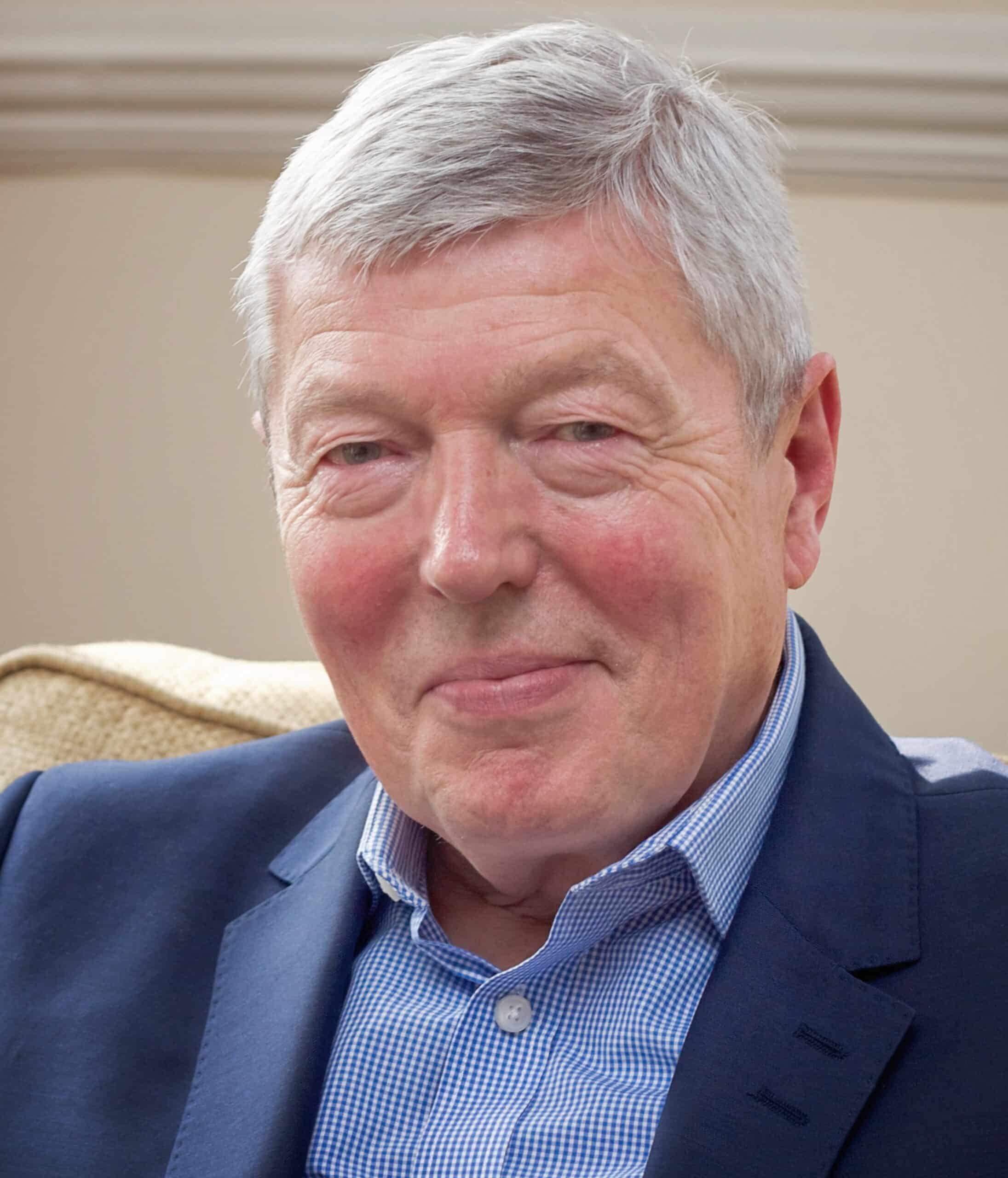 Book Alan Johnson | The Speakers Agency