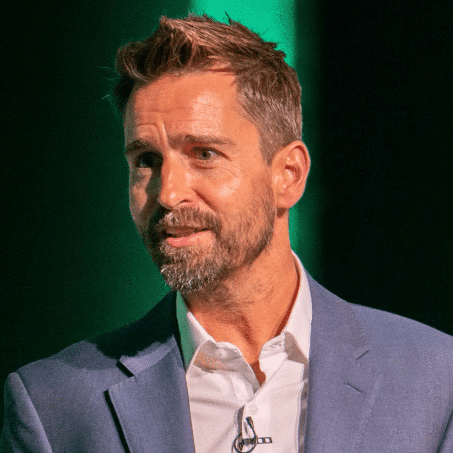 Book Stuart Baldwin, Leadership Speaker - The Speakers Agency