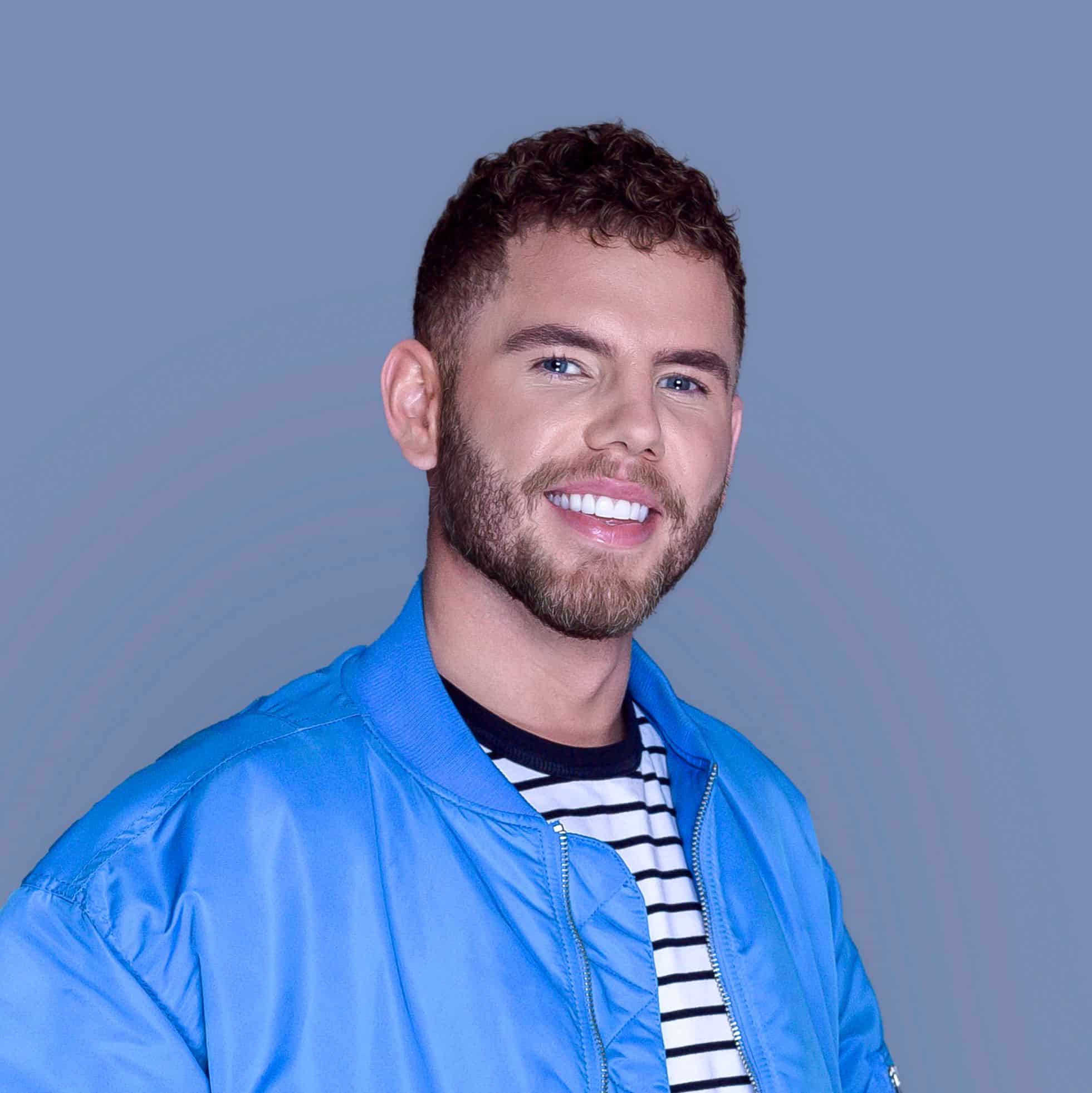 Book Dean McCullough | Awards Host